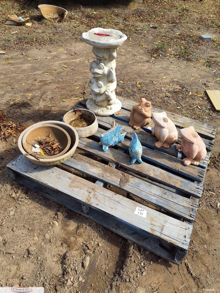 Lot 131 - Pallet of Assorted Frogs & 2 x Fish | AuctionsPlus