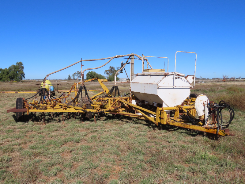Lot 24 - Connor Shea Scari Seeder | AuctionsPlus