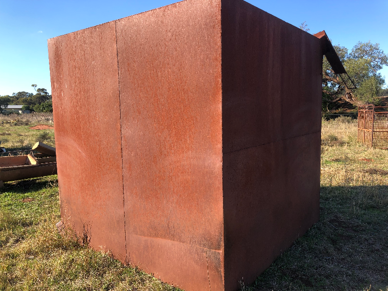 Lot 96 - Cube Silo & Stand | AuctionsPlus