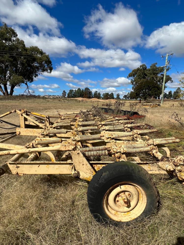 Lot 68 - Connor Shea Scarifier | AuctionsPlus