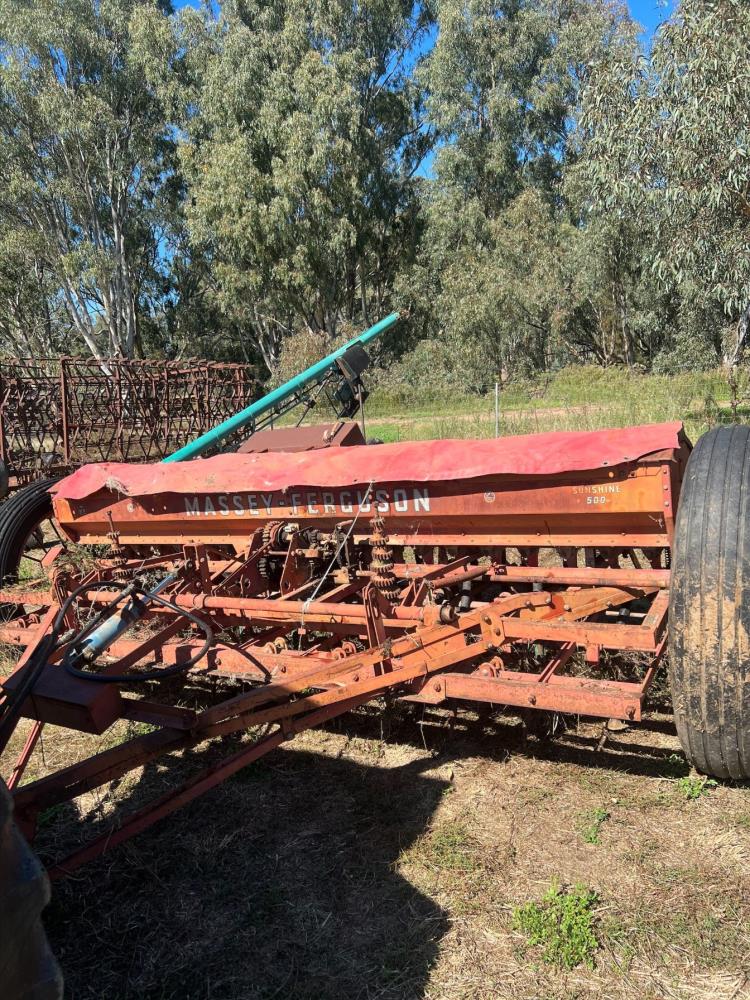 Lot 85 - Massey 500 Sunshine | AuctionsPlus