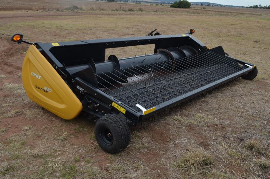 Lot 5 - Claas Swath Up 450 canola pickup front | AuctionsPlus