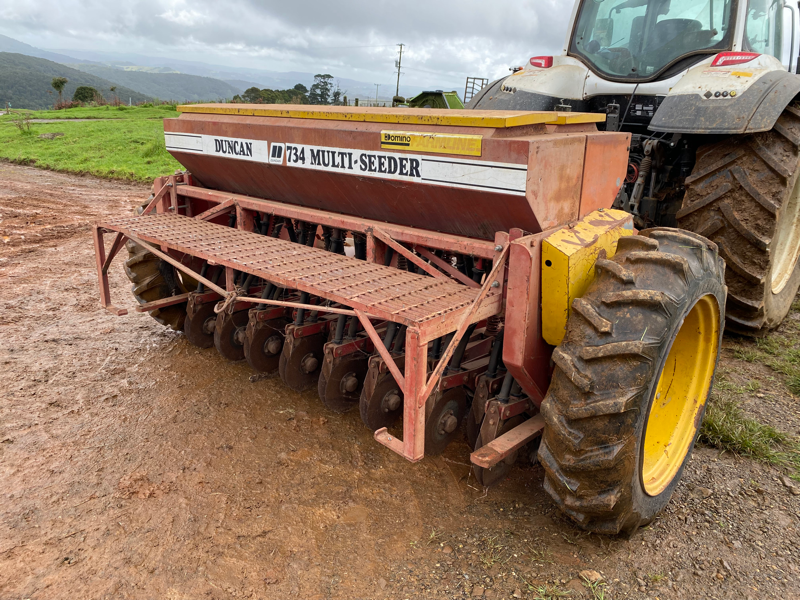 Lot 17 - Duncan 734 Multi Seeder | AuctionsPlus