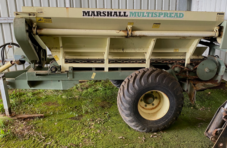 Lot 20 - Marshall 825T belt spreader | AuctionsPlus