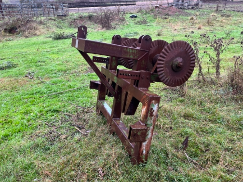 Lot 48 - Wallace Deep Ripper | AuctionsPlus