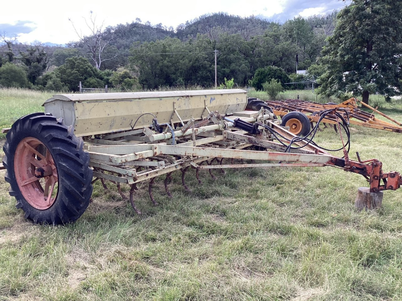 Lot 140 - John Shearer Australian made “E” series 1 drill 24 run ...