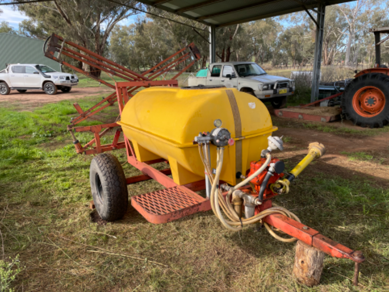 Lot 8 - Hardi tow behind spray rig | AuctionsPlus