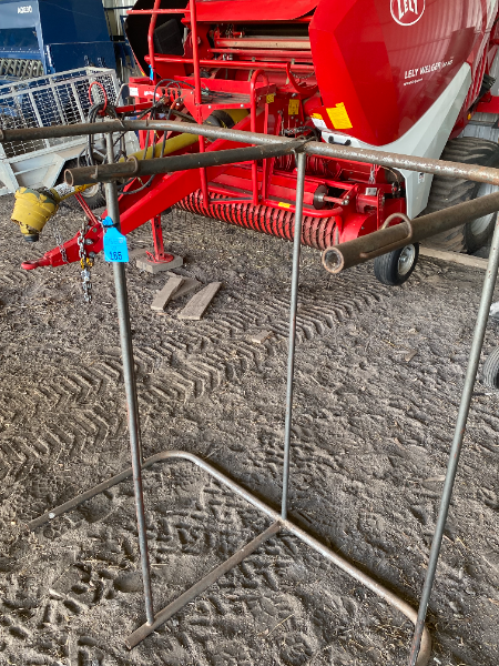 Lot 165 - Wool pack Holder | AuctionsPlus