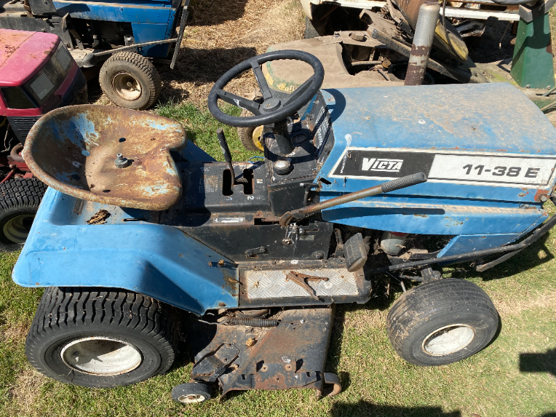 Lot 130 - Victor Ride on Mower | AuctionsPlus
