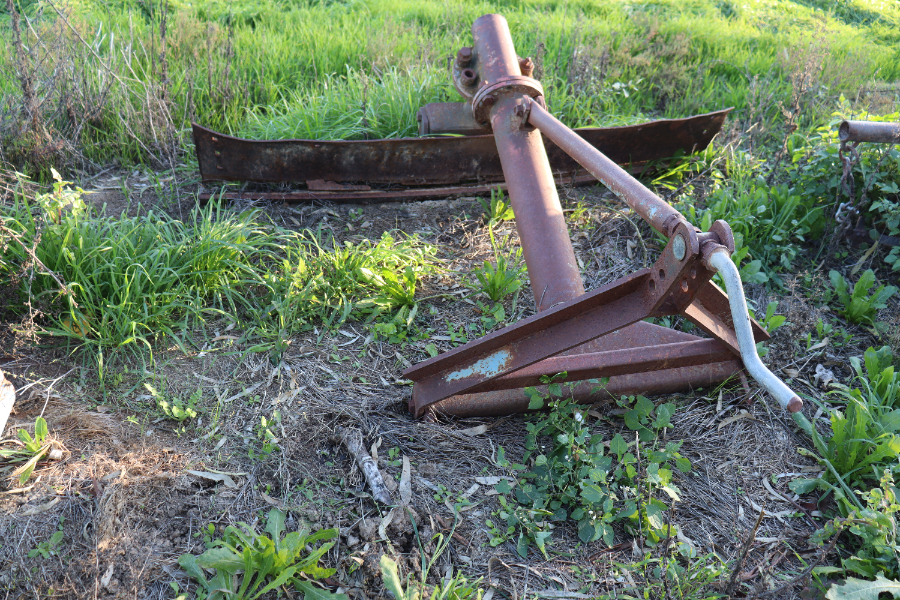 Lot 56 - Grader Blade | AuctionsPlus