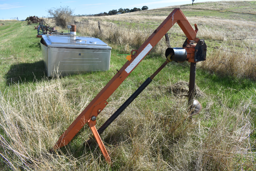 Lot 14 - Gallagher post hole digger | AuctionsPlus