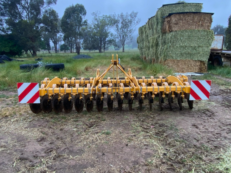 Lot 11 - Speed Tiller | AuctionsPlus