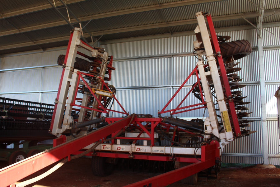 Lot 9 - Tobin No-Till Disc Seeder | AuctionsPlus