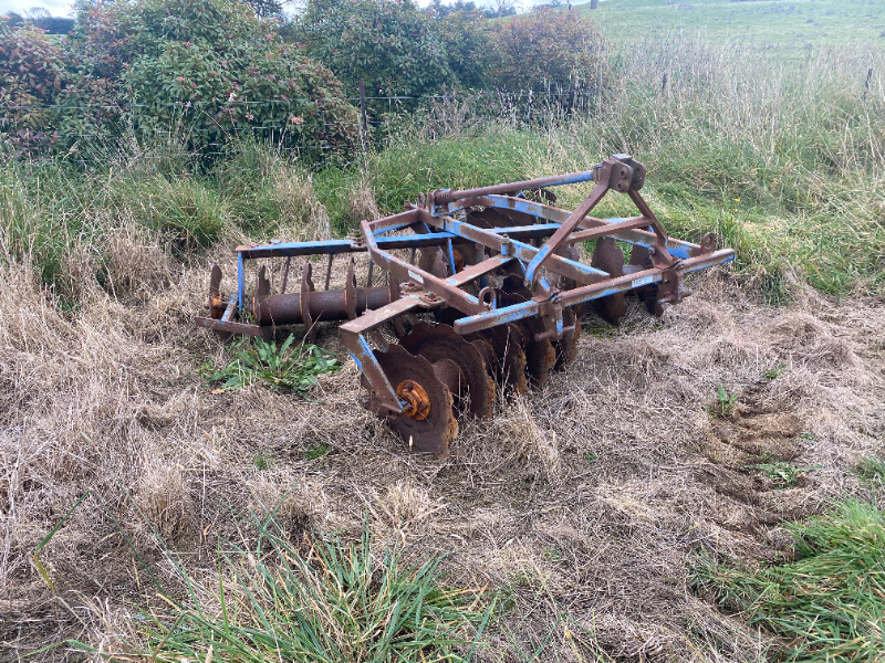 Lot 42 - 20 PLATE / 3PL GRIZZLY OFFSET DISC PLOUGH | AuctionsPlus