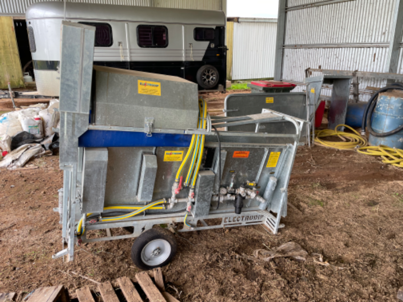 Lot 8 - Electro dip | AuctionsPlus