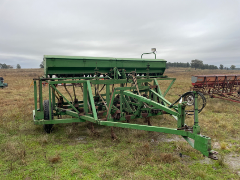Lot 19 - Chamberlain Combine | AuctionsPlus