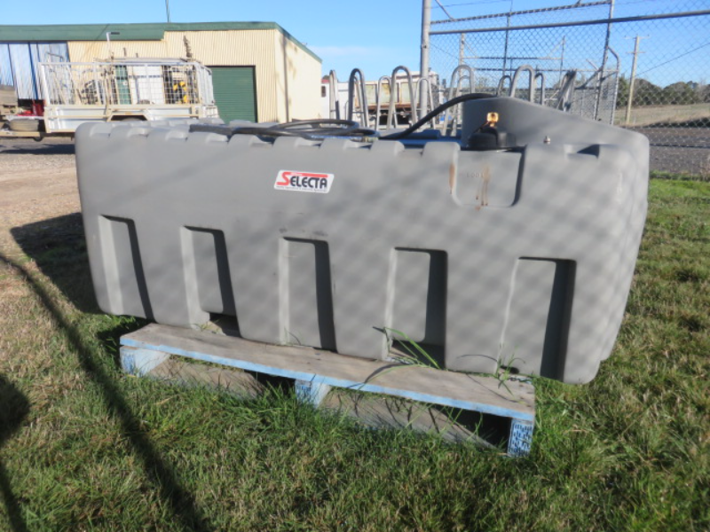 Lot 3 - Selecta 12v 600ltr Fuel Tank | AuctionsPlus