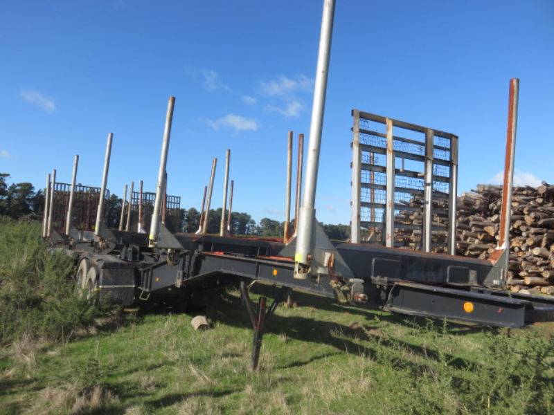 Lot 53 - Dazeley / Kennedy B Double 3 Bunk Log Skel Trailer W/ Air Bags ...
