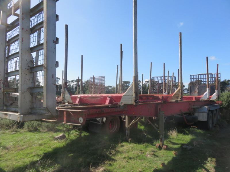 Lot 54 - Fruhuef Tri Axle Double Bunk Log Skel Trailer, Spring Susp ...