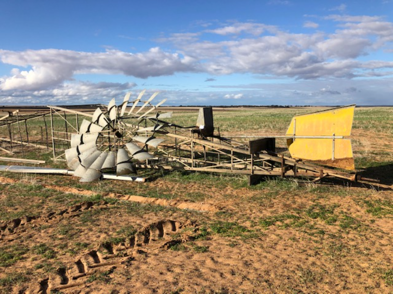 Lot 70 - Metters Yellow Tail windmill, 40' tower, 10' fan | AuctionsPlus