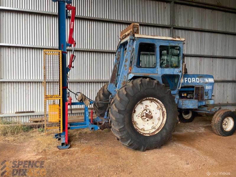 Lot 36 - FORD TRACTOR 8600 WITH BERENDS POST DRIVER | AuctionsPlus