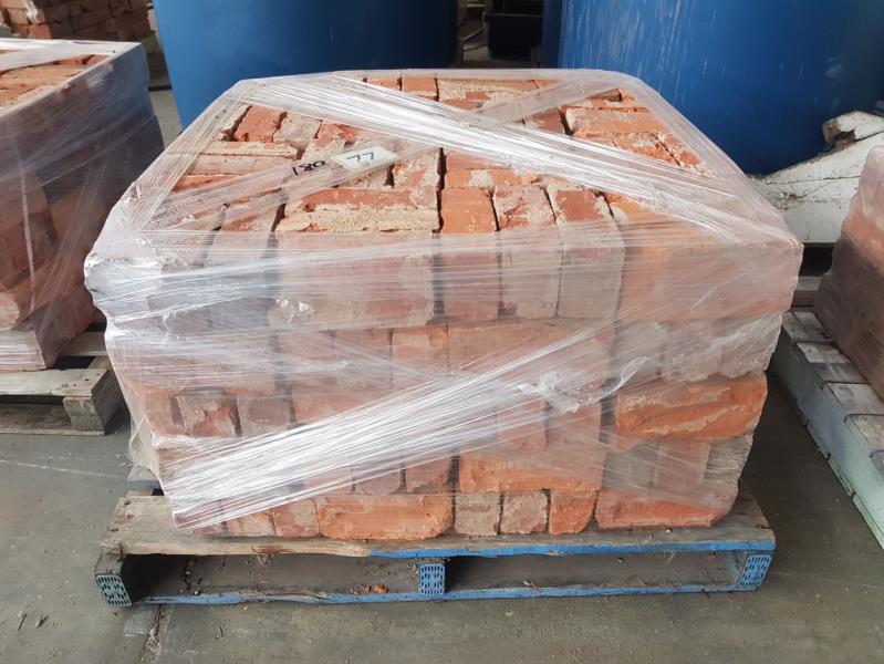 Lot 77 - Shepparton Solid Red Bricks | AuctionsPlus