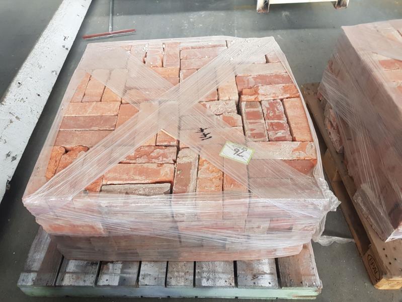 Lot 76 - Shepparton Solid Red Bricks | AuctionsPlus