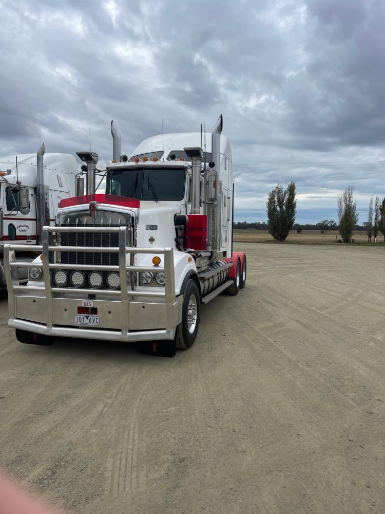 Lot 1 - 2015 T950 Legend Build no.21 | AuctionsPlus