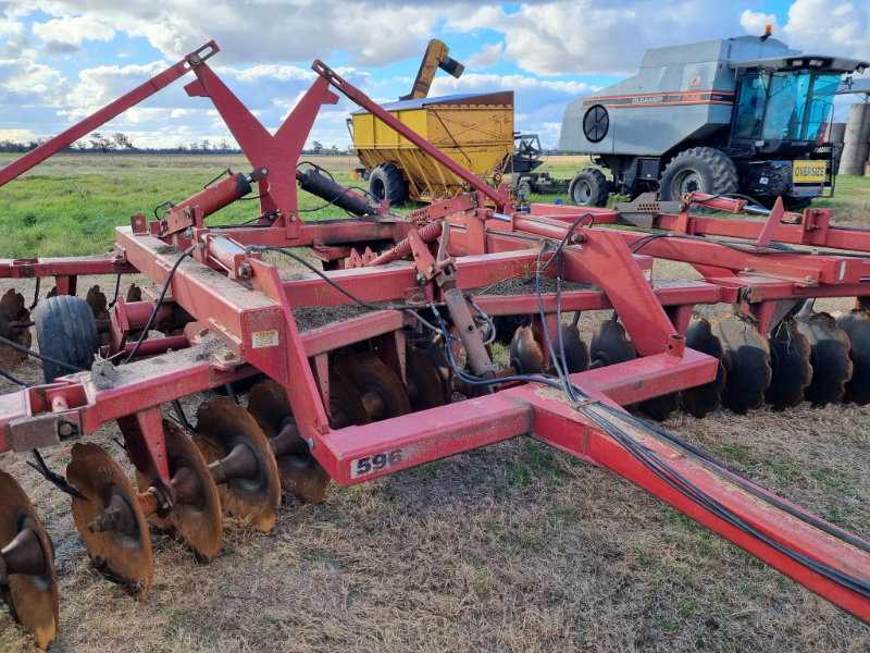Lot 2 - CASE IH 596 Disc Harrow Offsets | AuctionsPlus