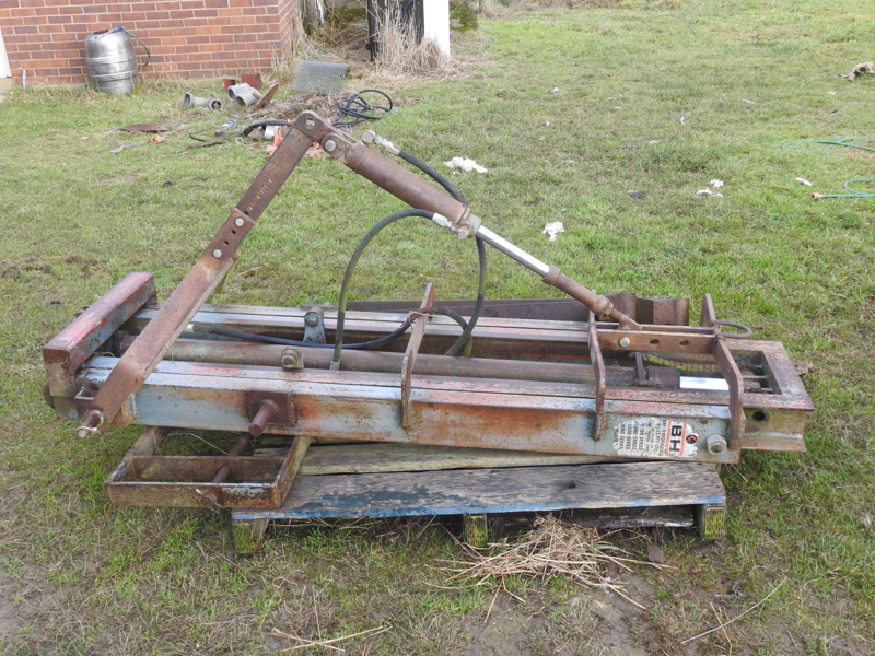Lot 151 - 3 Point linkage Forklift | AuctionsPlus