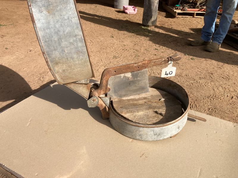 Lot 40 - Cheese cutter (Anderson) Antique | AuctionsPlus