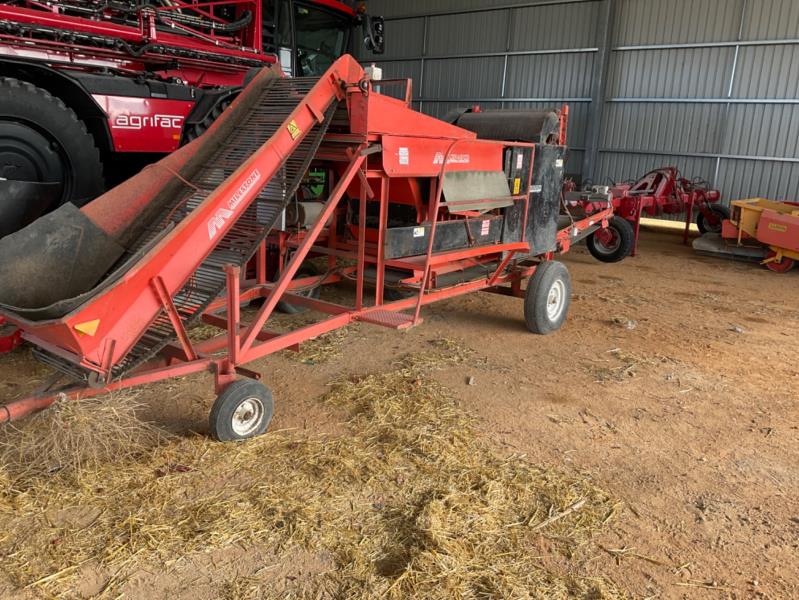 Lot 95 - Milestone potato seed cutter | AuctionsPlus