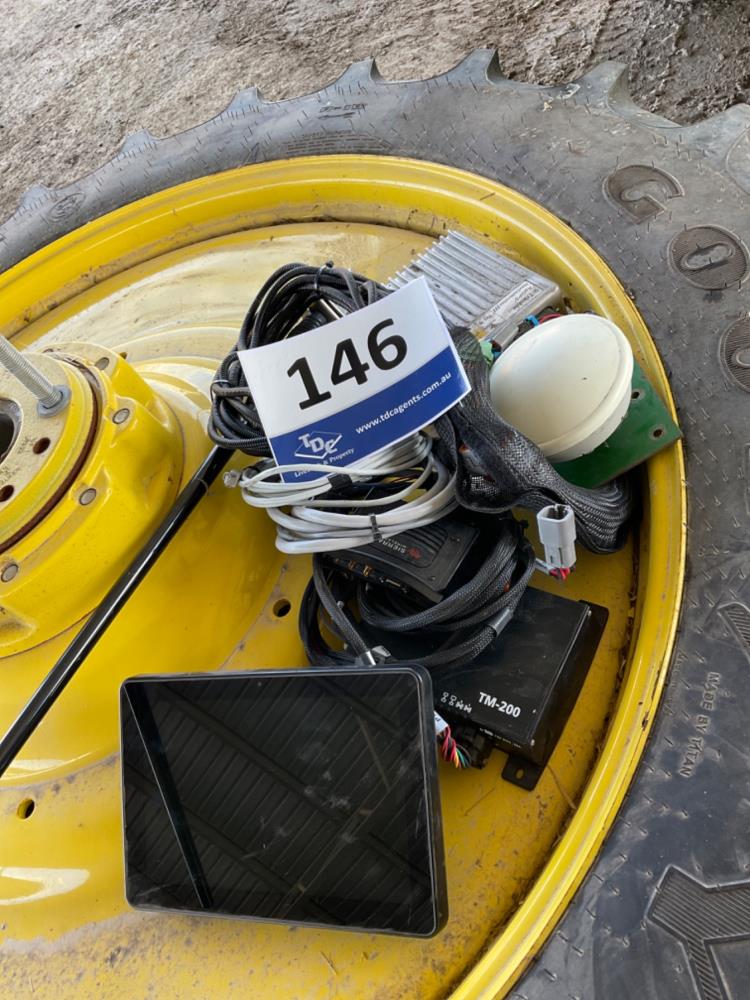 Lot 146 - Trimble AgGPS System | AuctionsPlus