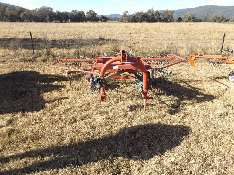 Lot 14 - Taarup Hay Rake 9035 Rotary | AuctionsPlus