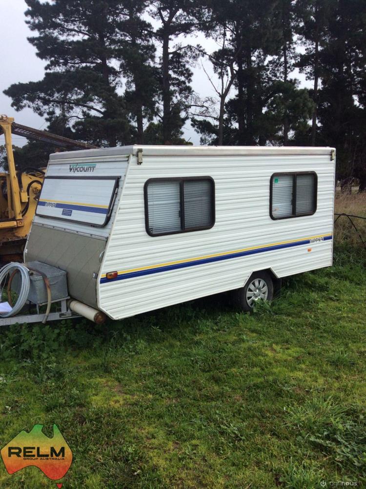 Lot 32 - 1994 Viscount Caravan | AuctionsPlus
