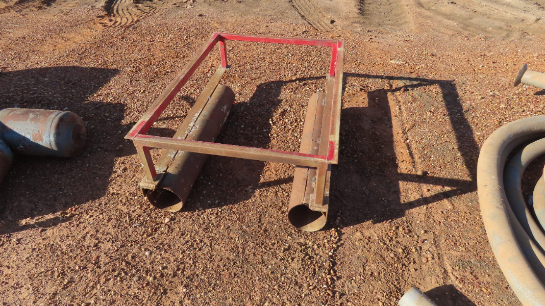 Lot 201 - Tank frame | AuctionsPlus