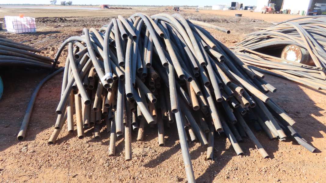 Lot 103 - Approx 230 x 2.5' irrigation syphons | AuctionsPlus
