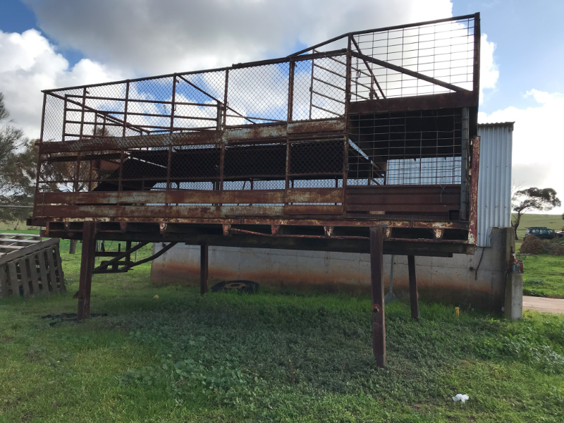 Lot 105 - 18' Stock Crate | AuctionsPlus