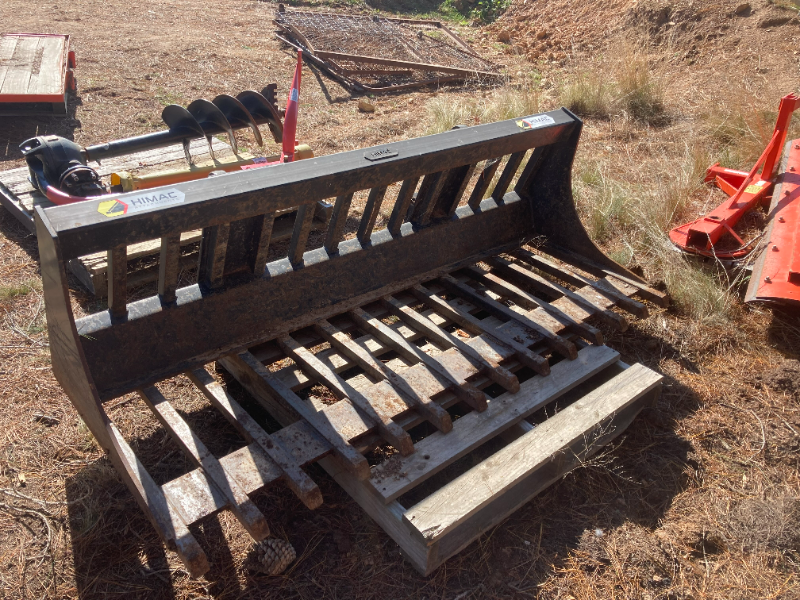 Lot 103 - Himac Rock Bucket | AuctionsPlus