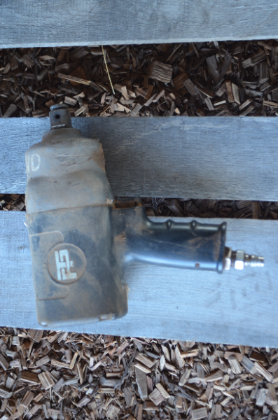 Lot 31 - Rattle Gun | AuctionsPlus