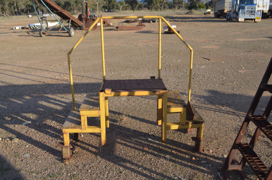Lot 100 - Custom made Steps and Platform | AuctionsPlus