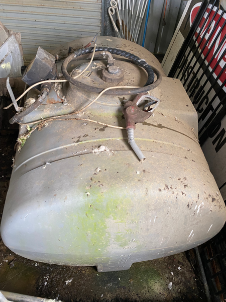 Lot28 - 900L polly diesel tank | AuctionsPlus
