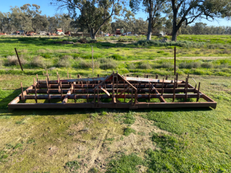 Lot 103 - SMUDGE BAR | AuctionsPlus