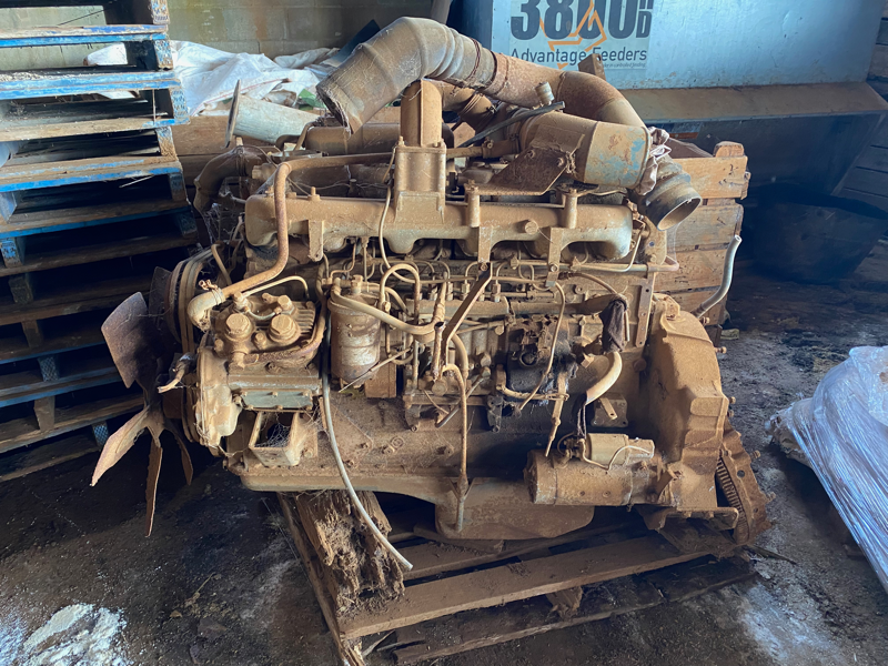 Lot64 - UD 6 cylinder diesel motor (parts, no reserve) | AuctionsPlus