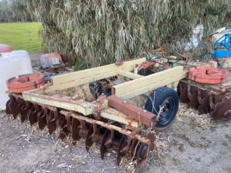 Lot 251 - DISC | AuctionsPlus