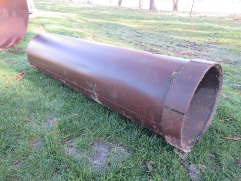 Lot 26 - Steel Pipe - 2.5m long, 625mm wide | AuctionsPlus
