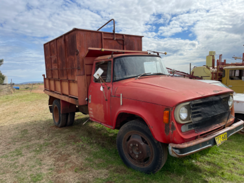 Lot 11 - International D1610 Tipper Truck | AuctionsPlus