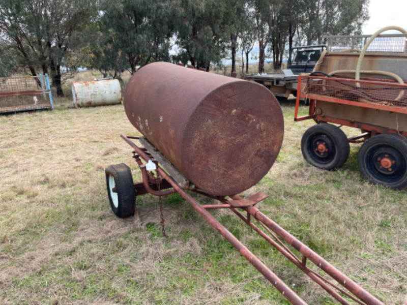 Lot 61 - Tow behind water cart | AuctionsPlus