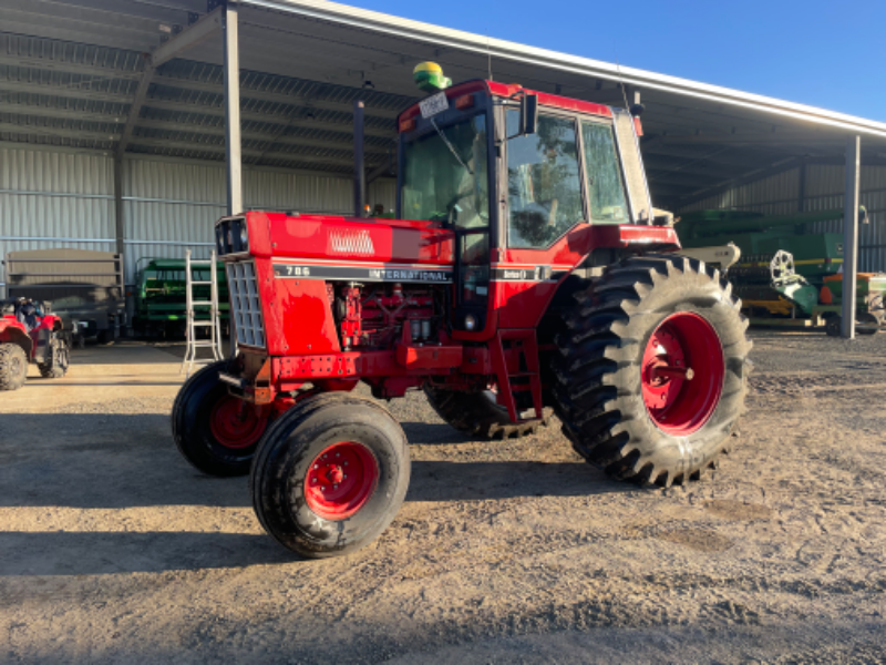 Lot 11 - International 786 | AuctionsPlus