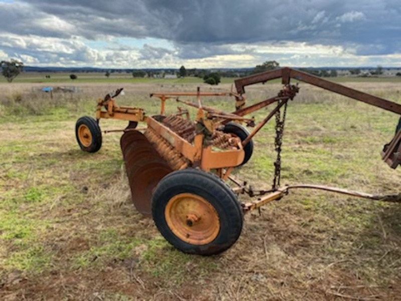 Lot 7 - Chamberlain one way plough | AuctionsPlus